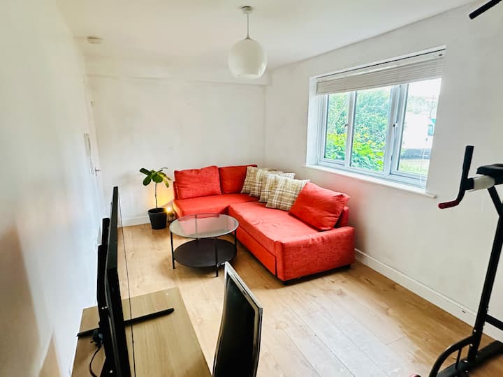 Studio Bed Room Bath Kitchen , Flat Near Station - Stratford