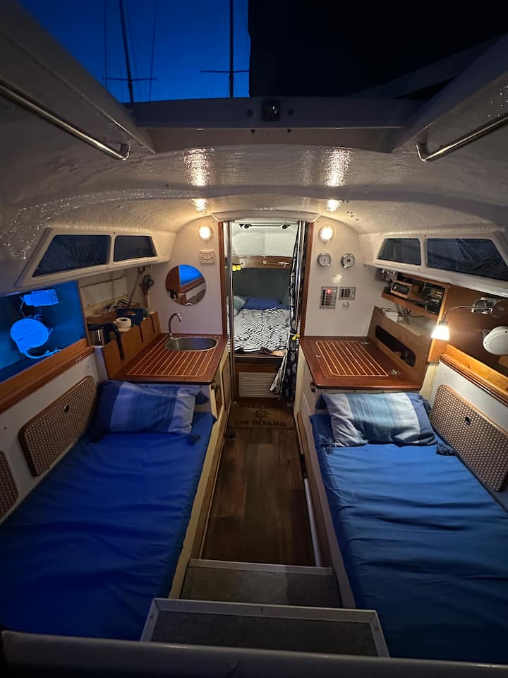 Nuit Insolite Unique Dans Un Voilier à Quai - Le Barcarès