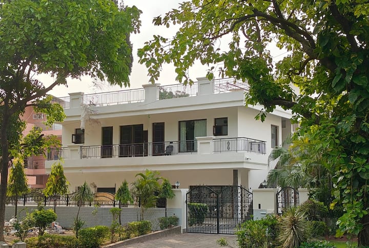 Serene Villa 36 | Grandeur – Luxury 5bhk Floor - Chandigarh