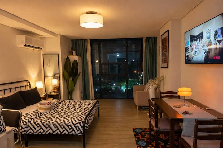 Spacious Studio, Fast Wifi For Nomads, Central Loc - Cebú