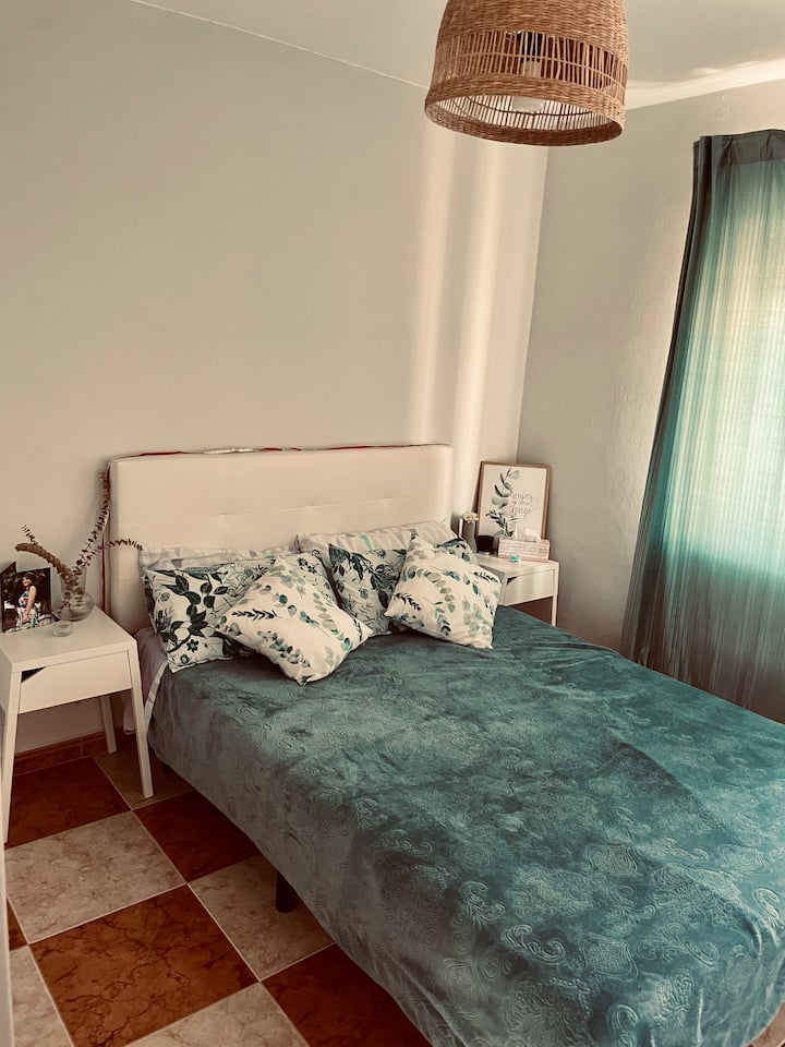 Habitación Muy Amplia Y Luminosa - Provincia Málaga, Spagna