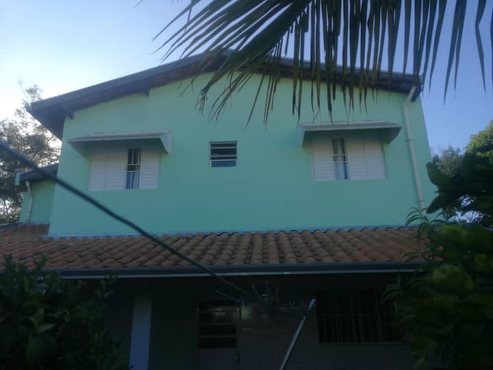 Parte Superior De Um Sobrado - Araras