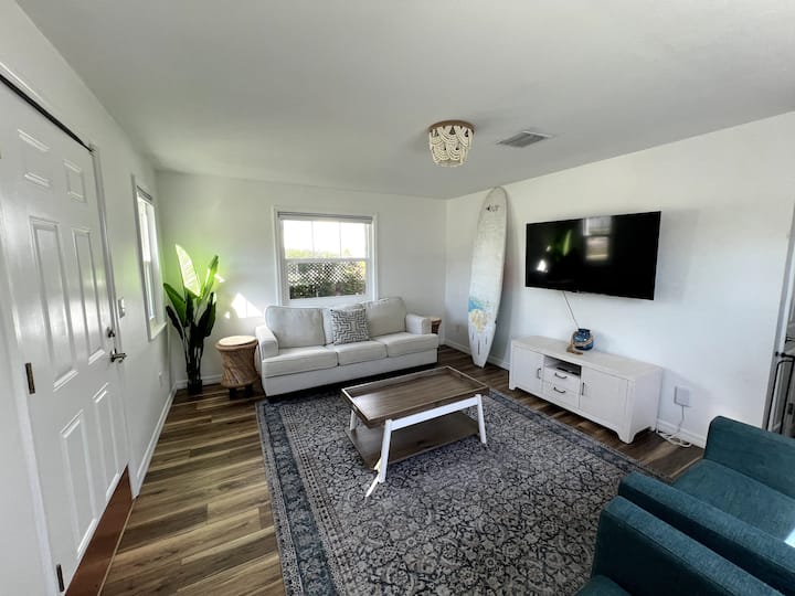 Boho Coastal Cottage Near Beaches & Dunedin - Clearwater, FL