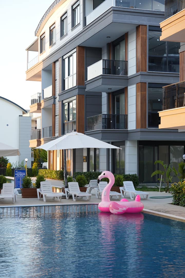 Belekte Havuzlu Denize Yakın Apt 2+1 No:1 - Belek