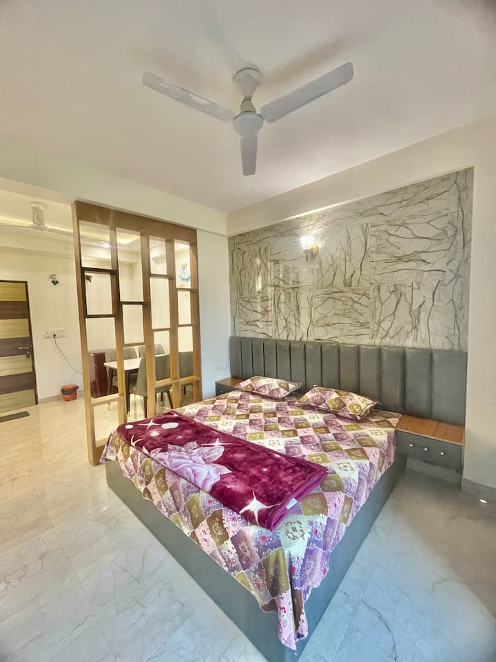 Zenroofs - Brij Studios 01 - Vrindavan
