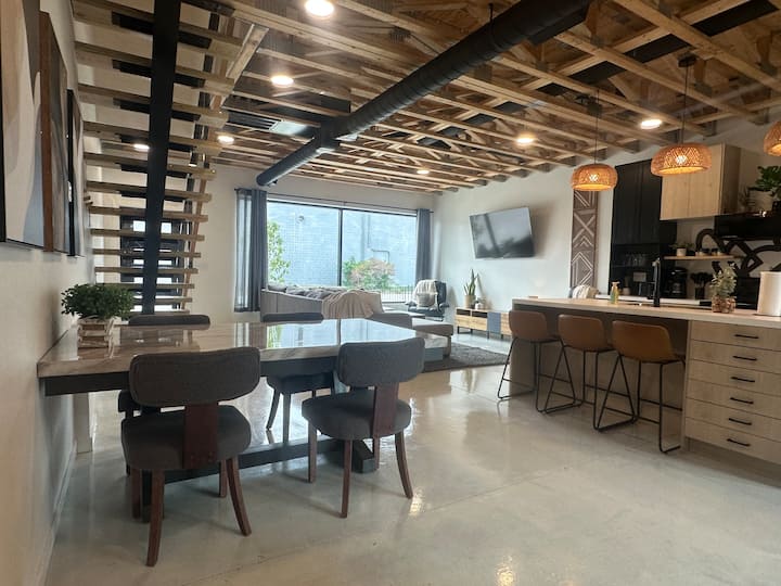 Riverside Retreat - Norfolk, NE