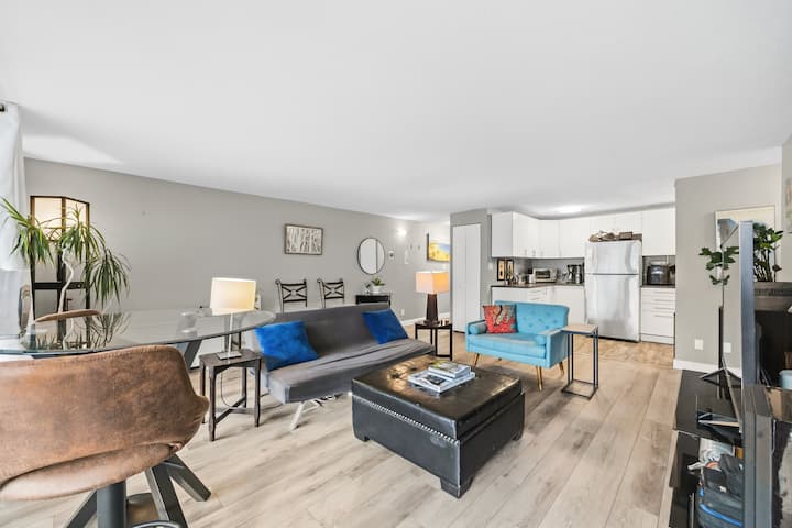 Wonderful 1br Condo W/huge Balcony - Denver, CO