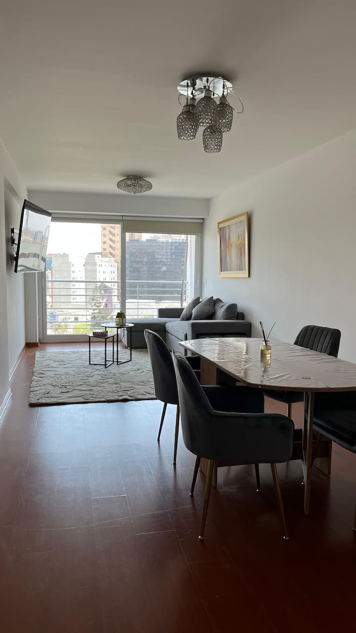 Modern 3-bed Apt In San Isidro With Park View - Lima