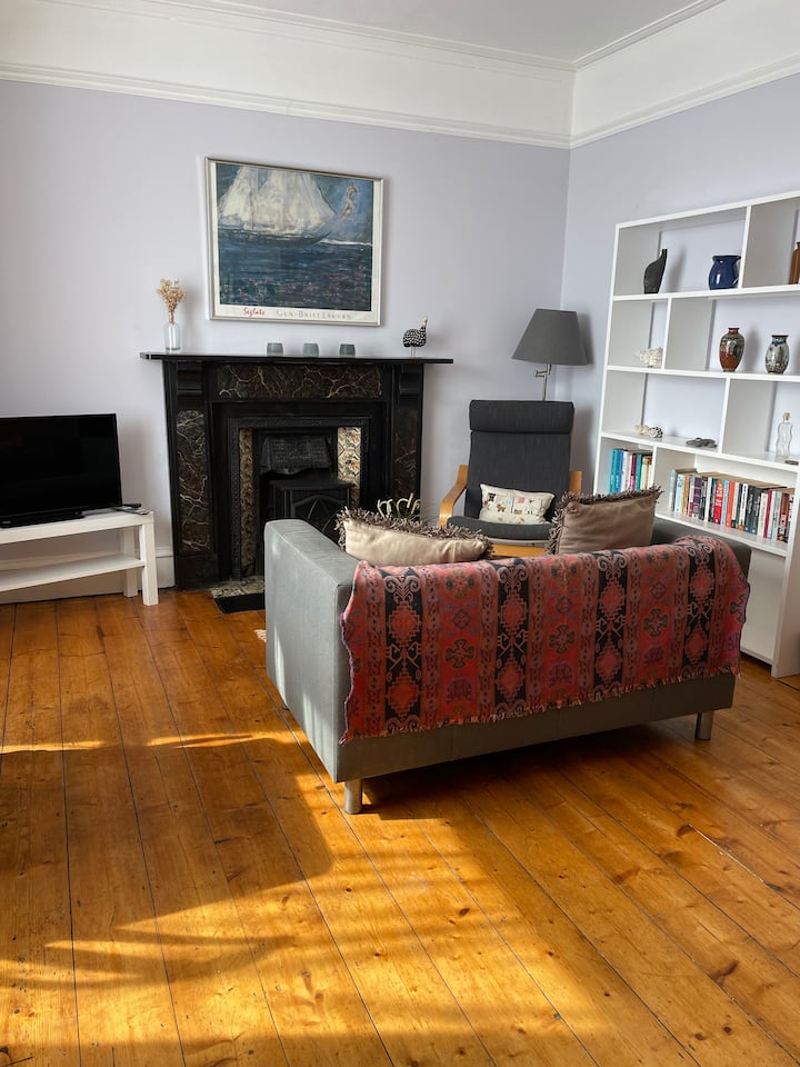 One Bedroom Flat In Town House. - Aberystwyth