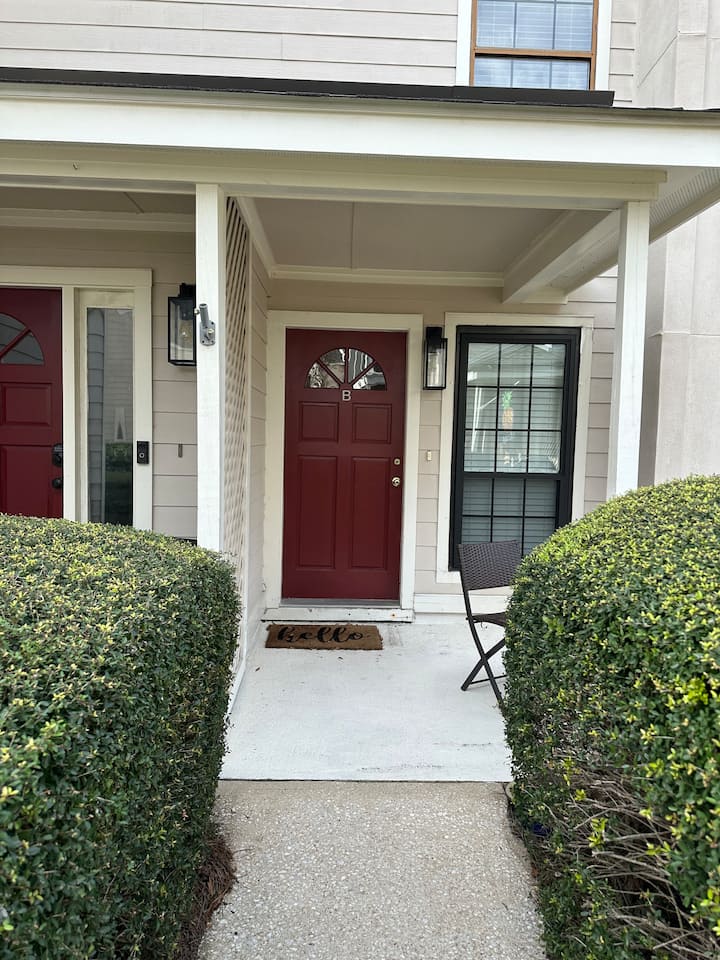 Best Location! Cute 2 Bed 1 Bath - Mount Pleasant, SC