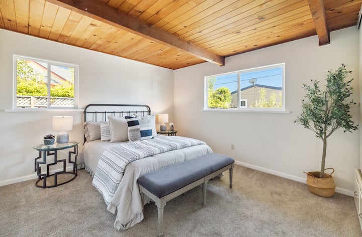Private Room In House - Santa Cruz, CA