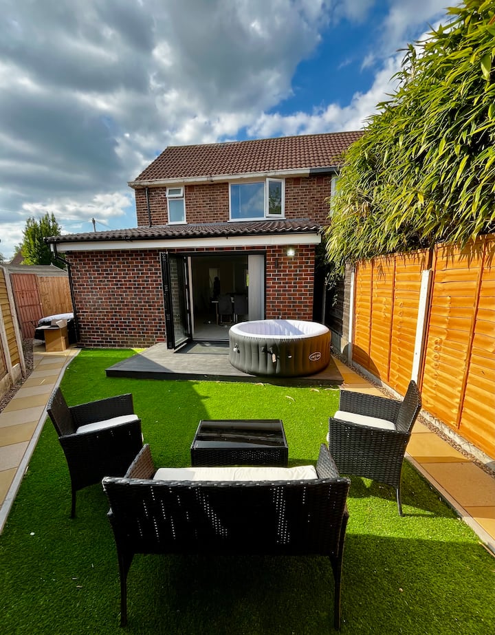 Manchester 2br Luxe Lounge – Hot Tub & Pool Table - Altrincham