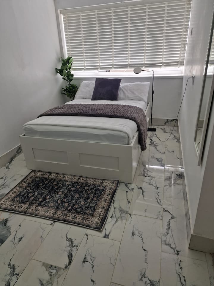Private Guest Suit|shower,kitchenet & Free Parking - 卡地夫