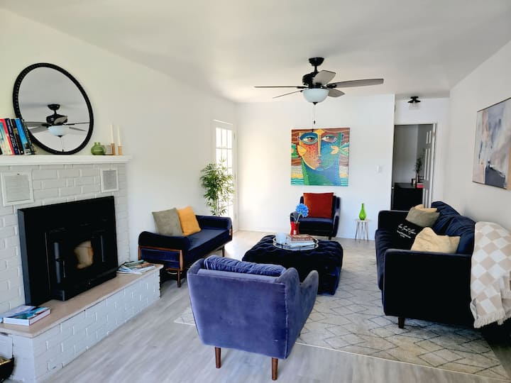 Dreamy Lakefront Escape: Cozy Firepit, Near Skiing - Nassau, NY