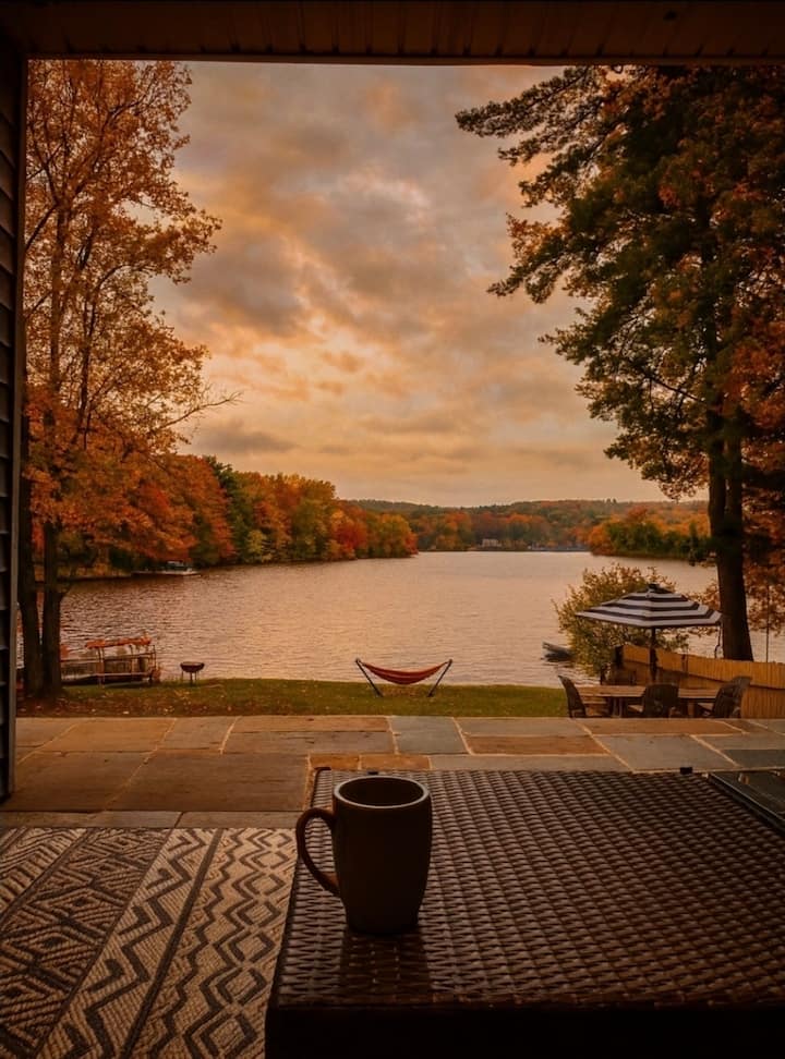 Lakefront Fall Escape: Kayak, Fish, Firepit! - North Chatham, NY