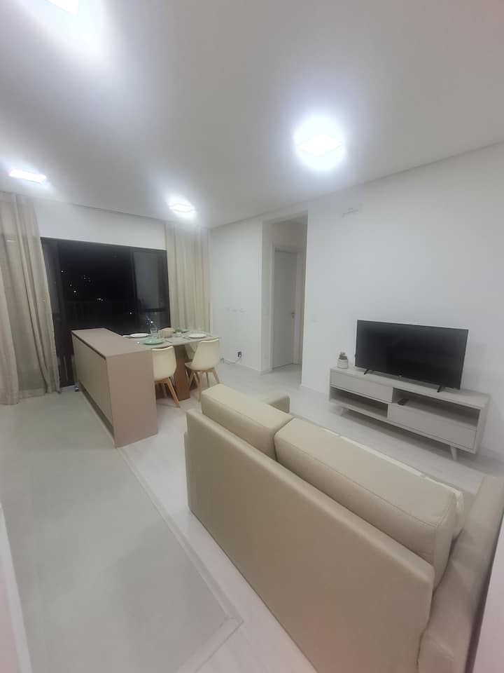 Apartamento  Confortável Com Sacada E Garagem - Curitiba