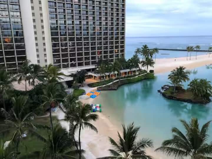 Hilton Lagoon Tower Oceanfront 2 Bedroom/2 Bath - Honolulu