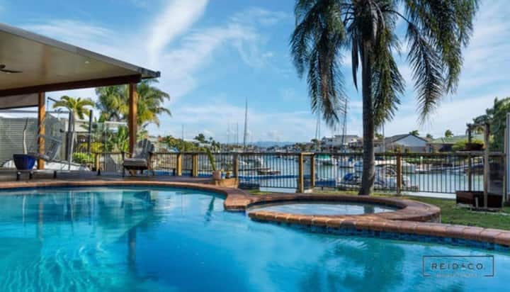 Newport Canal Oasis - Redcliffe