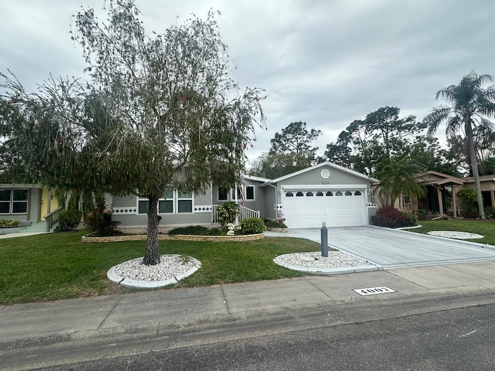 5 Pools & Golfclub 55+ Living - North Fort Myers, FL