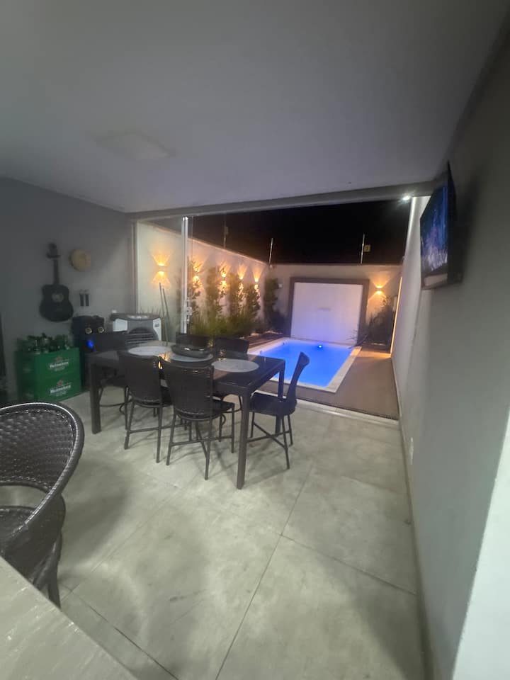 Casa Completa, Próximo Ao Flamboyant - Goiânia