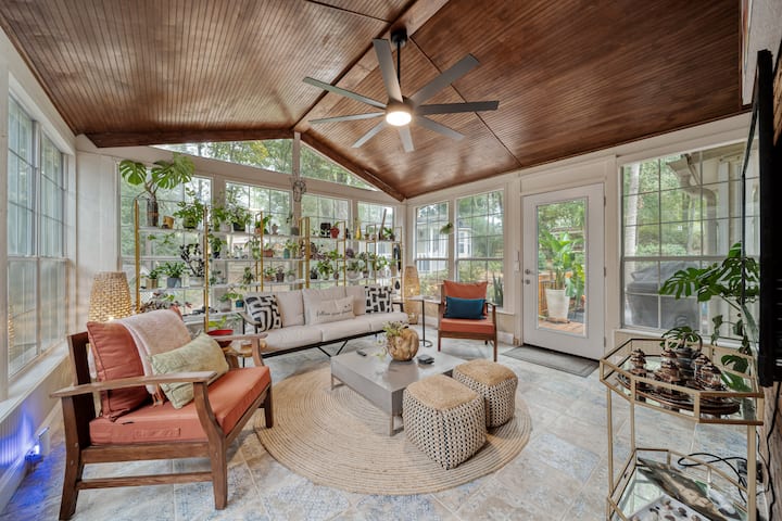 Hummingbird House W Epic Game Cottage - Lake Iamonia, FL