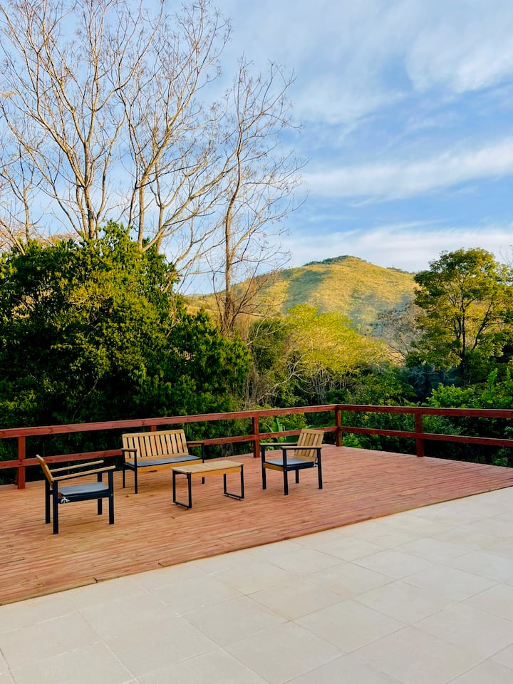 Chácara Matsunaga

Bairro Caraças - Itaoca Sp - Itaoca