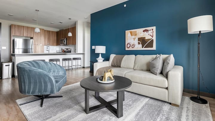 Landing | Chic 2bd, Gym, Rooftop Lounge - Kyle, TX