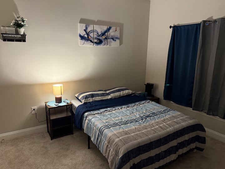 Comfortable, Quiet Home Base - Charleston, SC