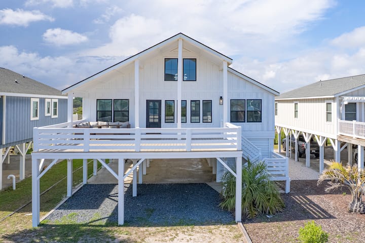 Suit And Tide, Luxury Retreat! - Holden Beach, NC