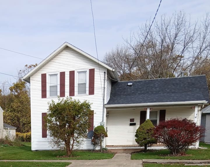 Winter Retreat & Summer Escape In Port Clinton - Port Clinton, OH