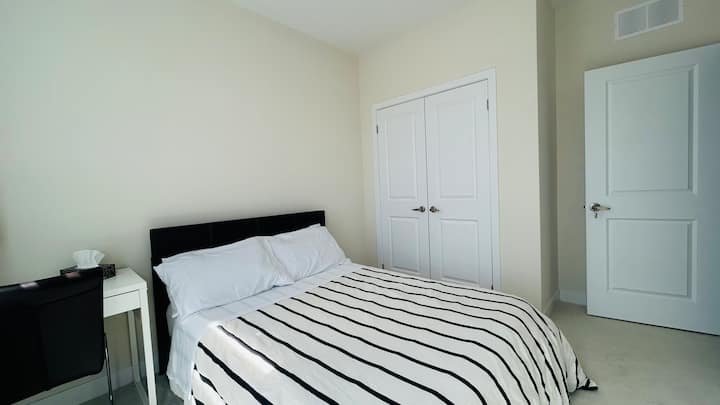 2 Rooms In A Brand New Townhouse - Oakville