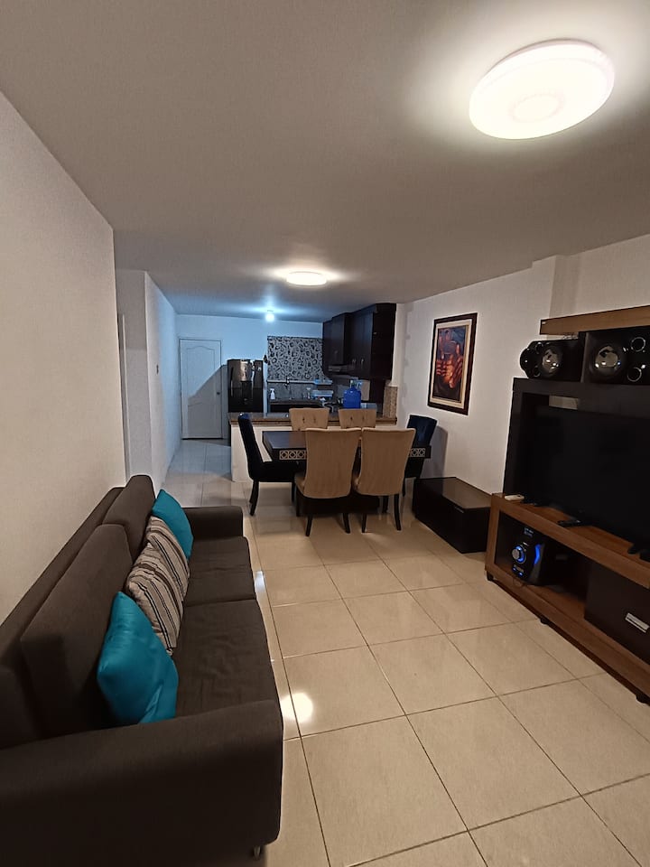 Acogedora Casa En Urbanización -