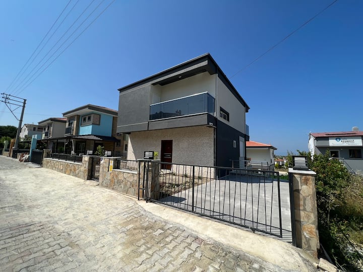 5+2 Ultraluxe 3 Katlı Villa - Kuşadası
