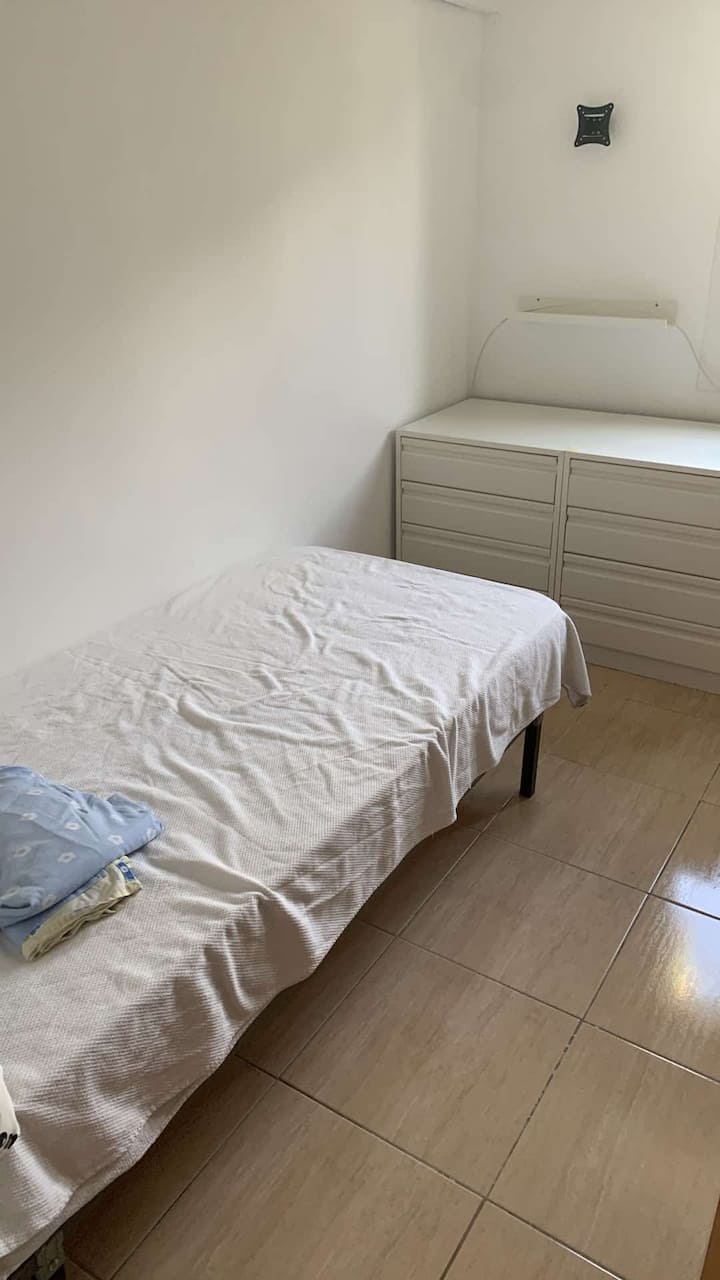 Habitación Individual Y Baño Compartido - Magaluf