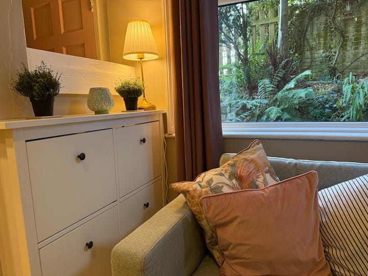 Quirky Flat, Central & Cozy - Tonbridge