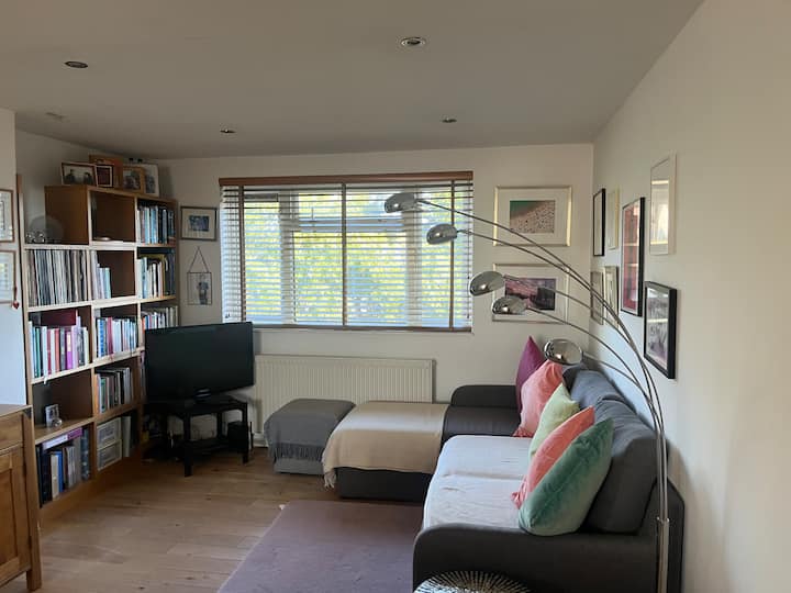 London / Barnes - One Bedroom Flat - Surbiton