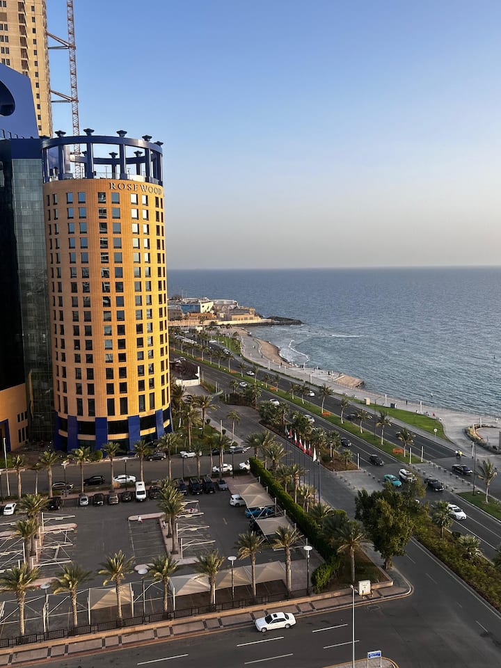 شقه برج داماك بأطلاله ساحره على البحر - Djeddah