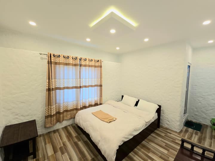 Private Peaceful Villa W/ Private Cave & Lakeview - Pokhara