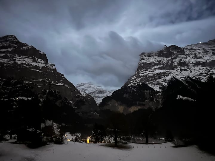 Großzügige 3,5 Zimmer Galleriewohnung Mit Kamin - Grindelwald