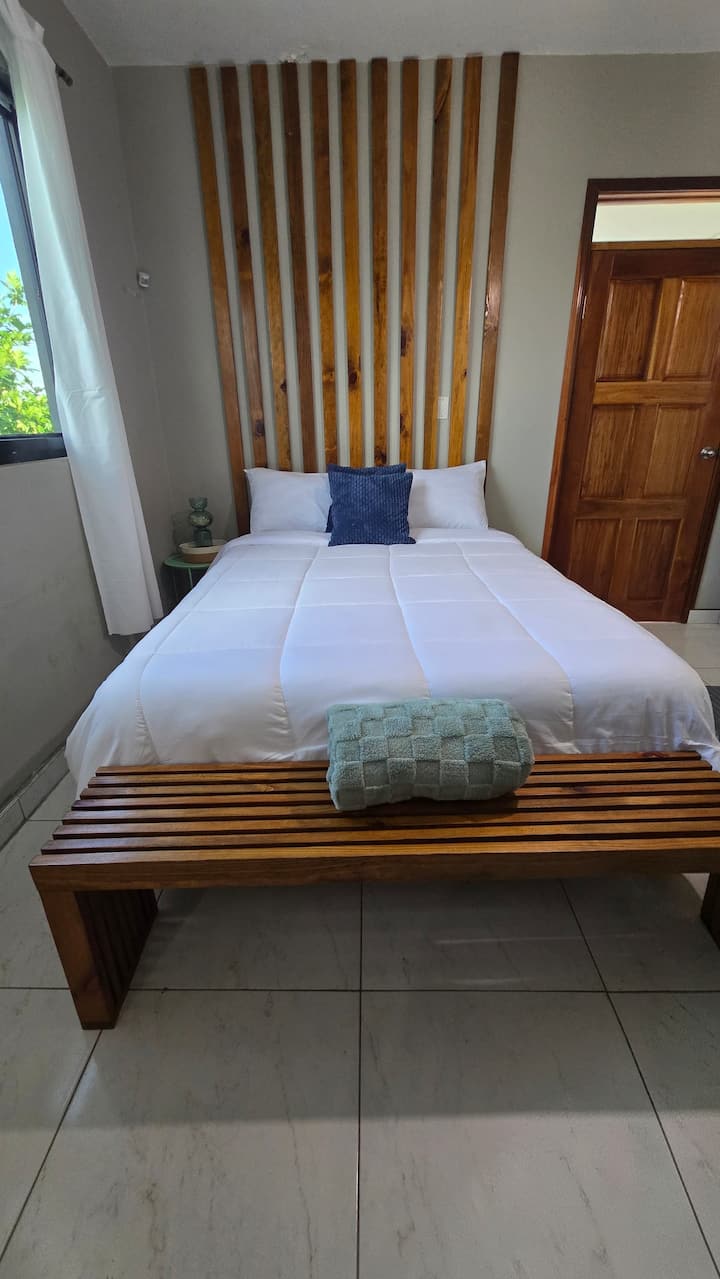 Lagoon's Hidden Grove | Ideal For Family & Friends - Montego Bay