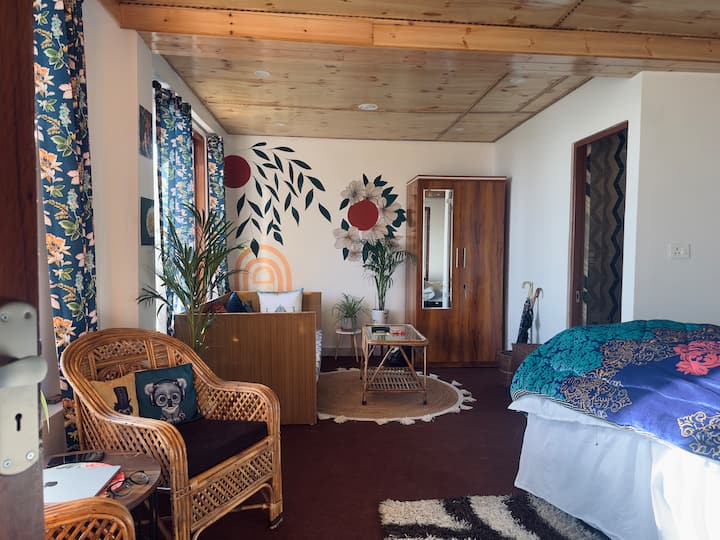 Kaplani Cottage. Dhanaulti Road, Mussoorie. - Himachal Pradesh
