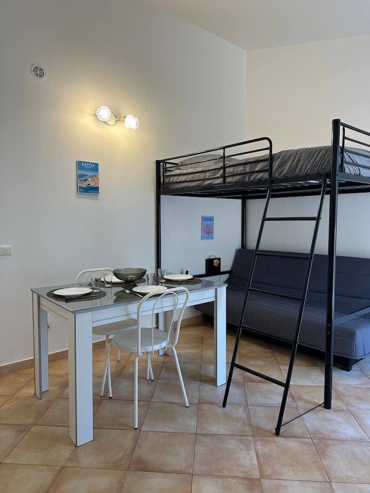 Studio 2 à 4 Personnes En Bord De Mer - Borgo