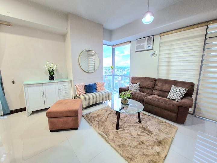 Cozy Unit At Araneta Cubao - Quezon City