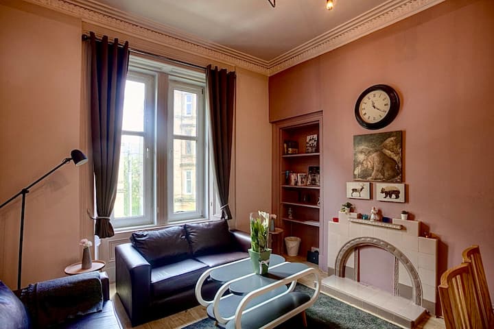 Homely 2 Bed Victorian Central West End Apartment - Glasgow