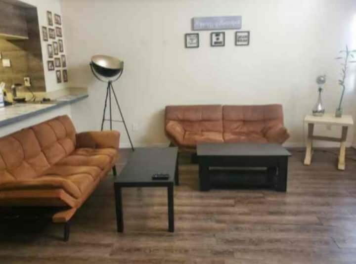 Charming 2 Beds Close
To Disney - 키씸미