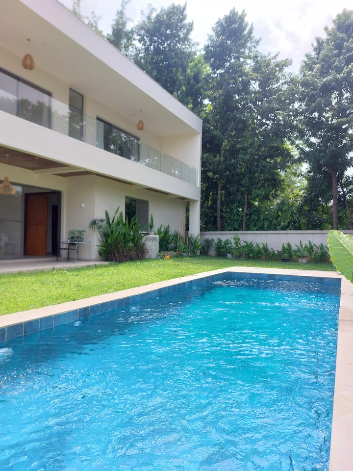 Belle Villa D'architecte, Piscine, Verdure, Calme - Abidjan
