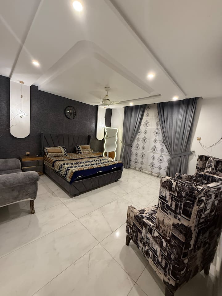 Spacious 3 & 2 Bed Rooms House In Lahore - ラホール