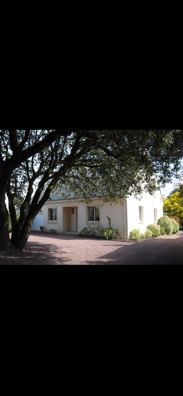 Grande Maison Avec Jardin Ombragé - La Turballe