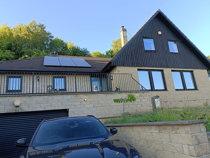 Semi-rural With Stunning Views - Wakefield, UK