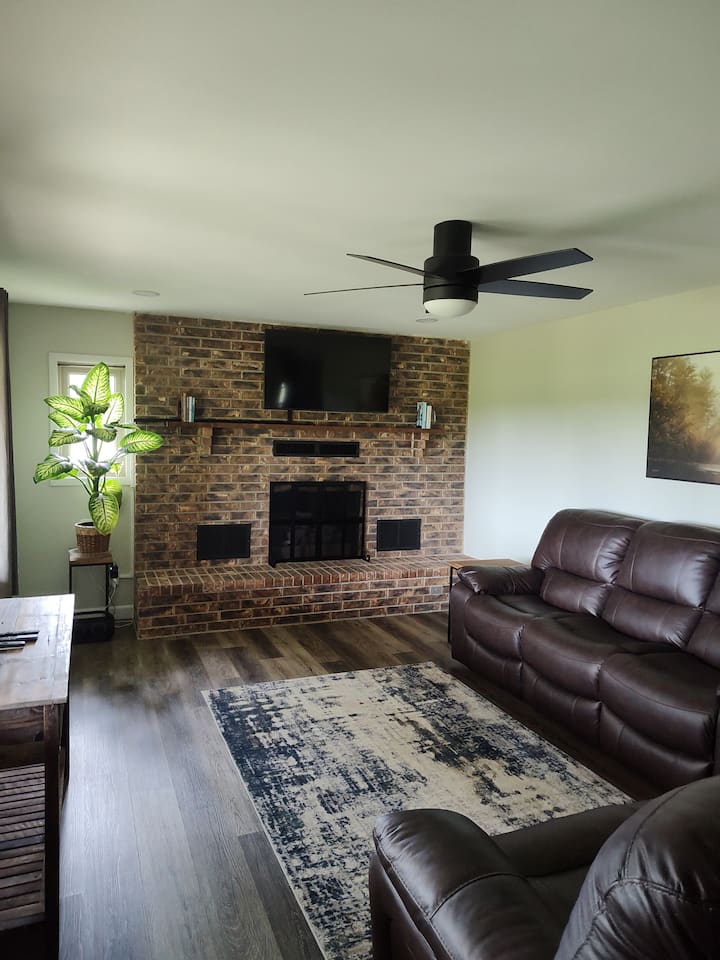 Hill Creek Cabin - Kansas